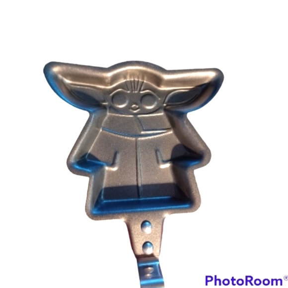Disney | Kitchen | Disney Star Wars Grogu Baby Yoda Mini Pancake Pan ...